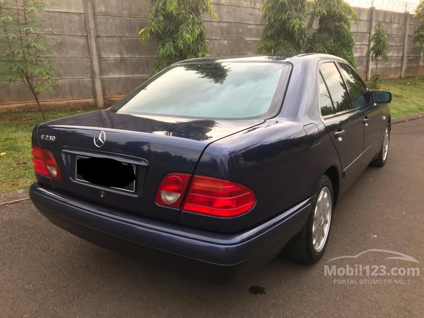 Jual Mobil Mercedes-Benz E230 1997 W210 2.3 Automatic 2.3 di Banten ...