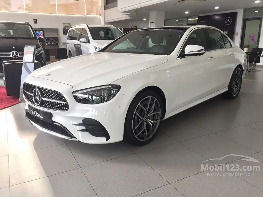 Jual Mobil Mercedes-Benz E300 2023 AMG Line 2.0 di DKI Jakarta Automatic Sedan Putih Rp 1.435 ...