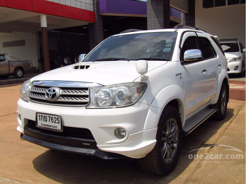 Toyota Fortuner 2009 (ปี 08-11) TRD Sportivo I 3.0 เกียร์อัตโนมัติ สี ...