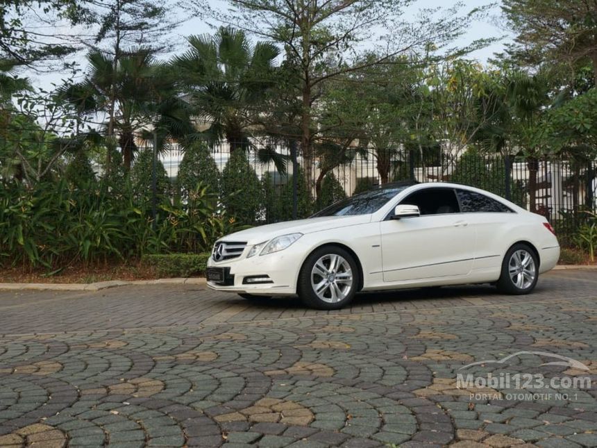 Jual Mobil Mercedes-Benz E200 2012 CGI 1.8 di DKI Jakarta Automatic Coupe Putih Rp 475.000.000 ...