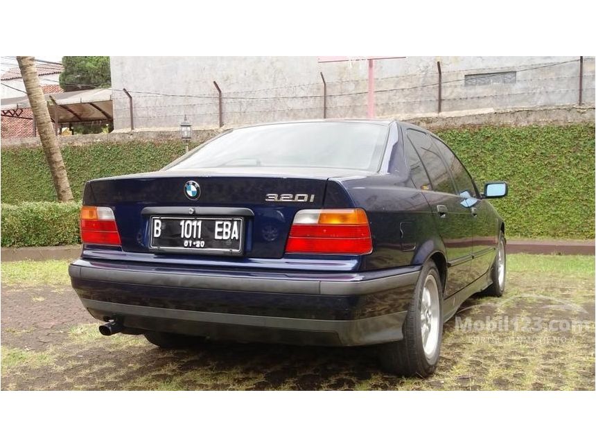 Jual Mobil BMW 320i 1994 E36 2.0 Automatic 2.0 di Jawa Barat Automatic Sedan Biru Rp 55.000.000 ...