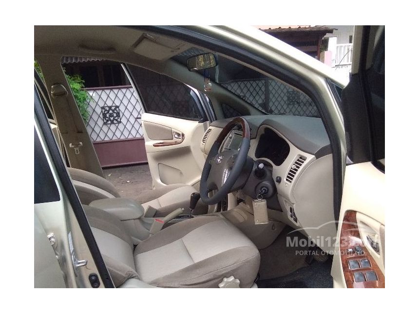 Jual Mobil Toyota Kijang Innova 2012 V 2.0 di Jawa Barat Automatic MPV ...