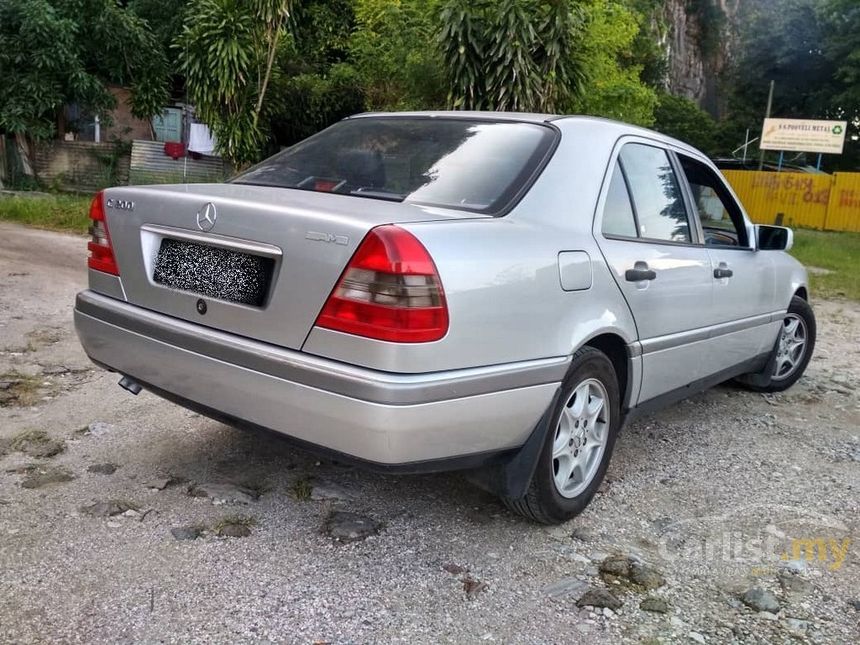 Mercedes-Benz C200 1995 Classic 2.0 in Perak Automatic Sedan Silver for ...