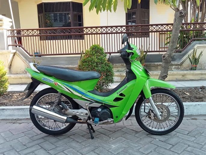 Kawasaki Blitz AN112: Motor Bebek Murah yang Jadi Andalan Kawasaki Era ...