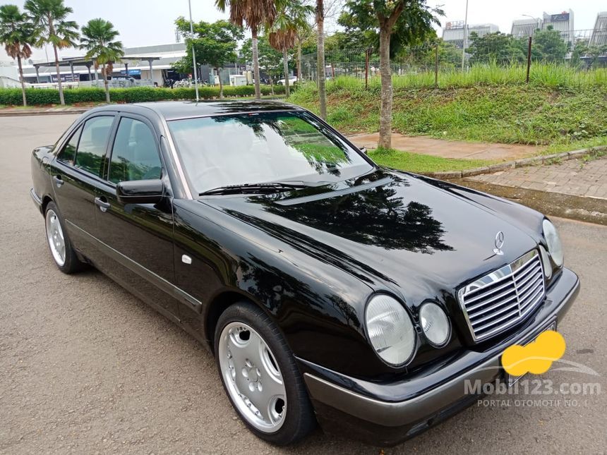 Jual Mobil Mercedes-Benz E230 1998 W210 2.3 Automatic 2.3 di Banten Automatic Sedan Hitam Rp 90. ...