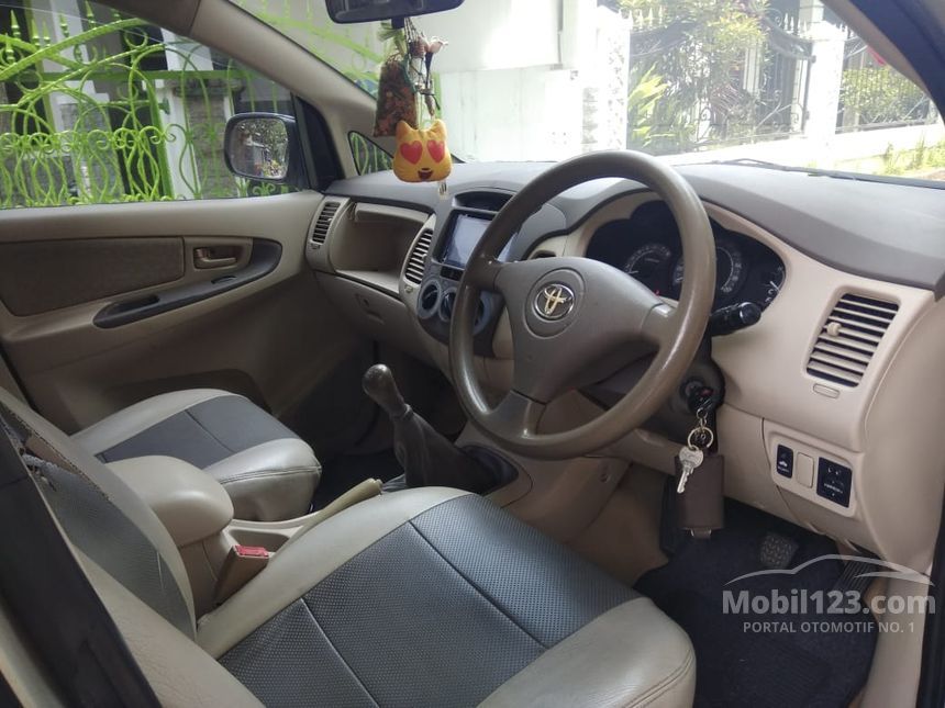 Jual Mobil Toyota Kijang Innova 2005 G 2.0 di Yogyakarta Manual MPV ...