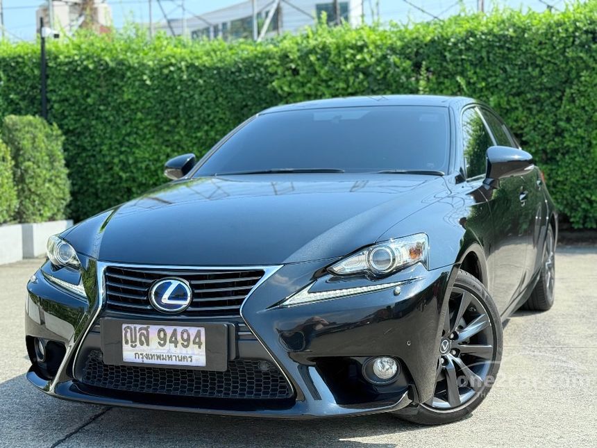 2015 Lexus IS300h 2.5 (ปี 13-23) Premium Sedan มือสอง One2car