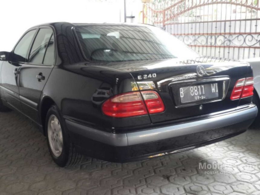 Jual Mobil Mercedes-Benz E240 2000 W210 2.4 di DKI Jakarta Manual Sedan Hitam Rp 99.500.000 ...