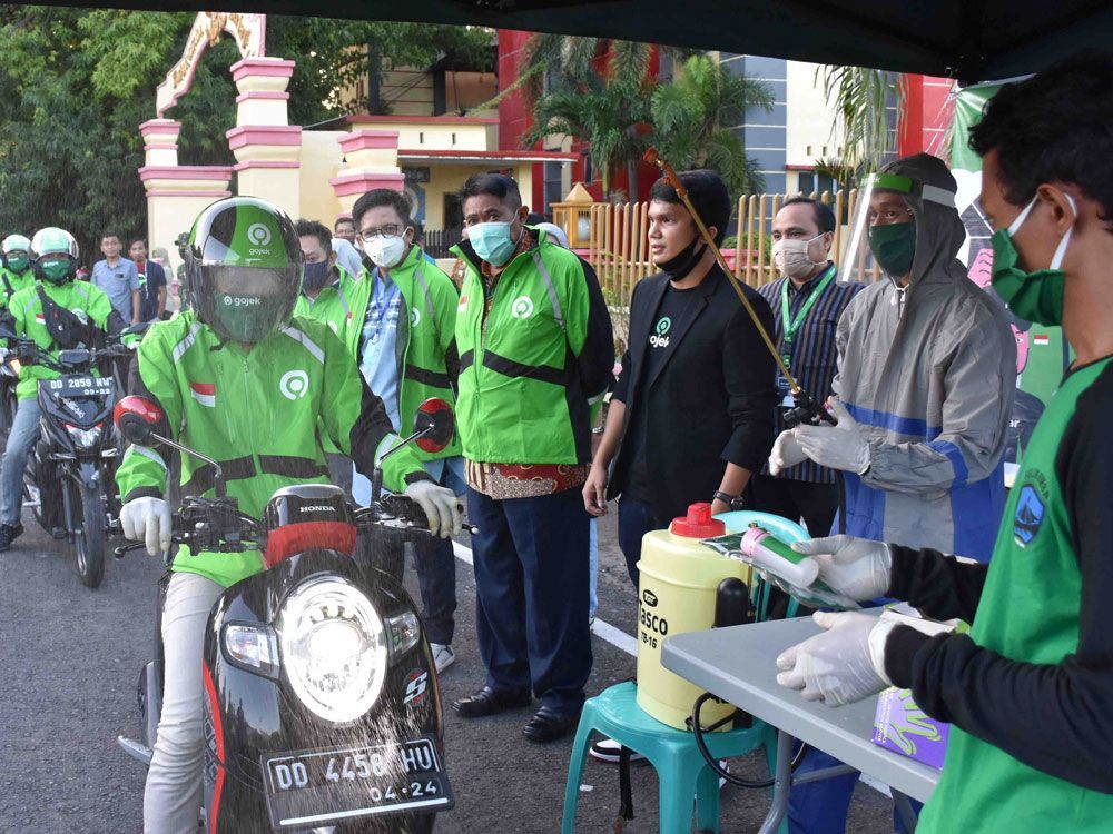 Ngeri, Gojek dan Grab Bahas Kemungkinan Merger Akibat Pandemi - Berita ...