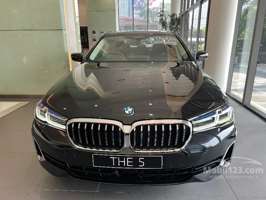 Jual Mobil BMW 530i 2023 Opulence 2.0 di DKI Jakarta Automatic Sedan ...