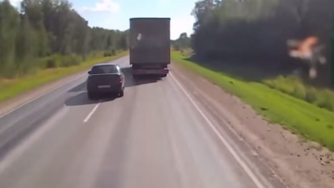 VIDEO: A Quick Lesson In How Not To Overtake On Two-Lane Highways ...