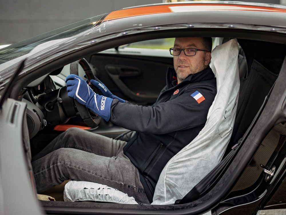 Enak Banget, Kerja Pria Ini Mengetes Tiap Mobil Bugatti Sebelum ke ...