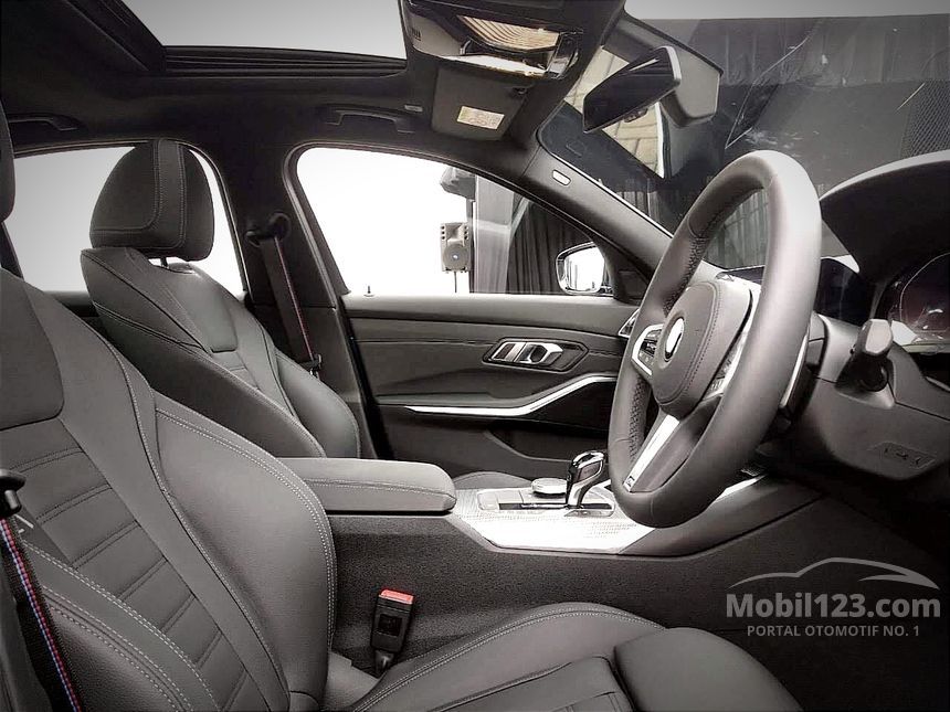 Jual Mobil BMW 330i 2021 M Sport 2.0 di DKI Jakarta Automatic Sedan ...
