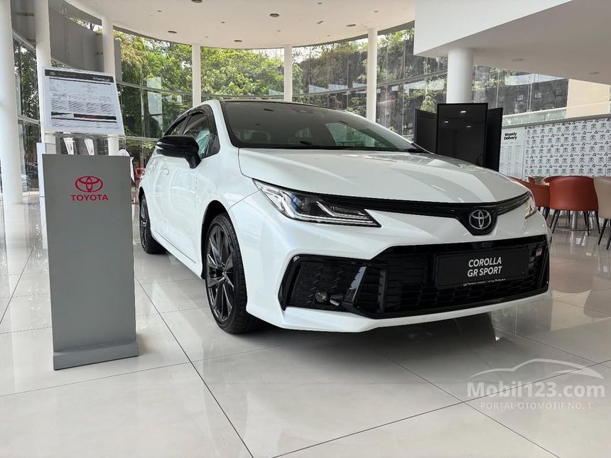 Jual Mobil Toyota Corolla Altis 2025 HYBRID (Premium Color) 1.8 di DKI ...