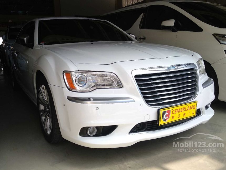 Jual Mobil Chrysler 300C 2014 300C 3.6 di Bali Automatic Sedan Putih Rp ...