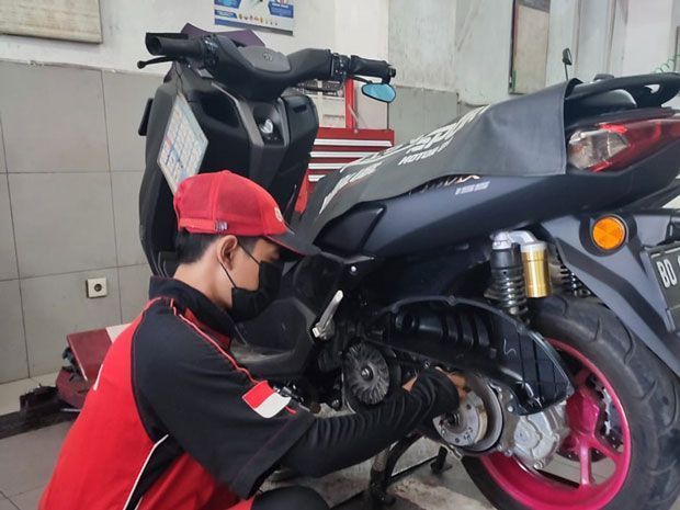 Rekomendasi Oli Yamaha NMax yang Cocok untuk Kendaraan Anda - Panduan ...