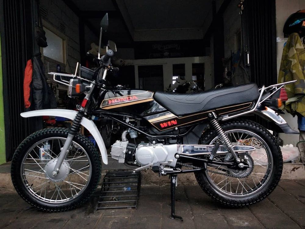 Kelebihan dan Kekurangan Honda Win, Motornya Pak Lurah Hingga Si Doel ...