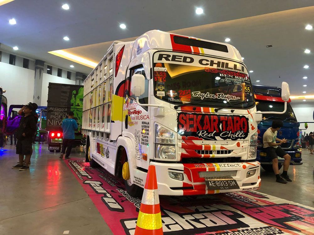 Modifikasi Isuzu ELF Ramaikan Jogjakarta Truck Festival 2018 - Berita ...