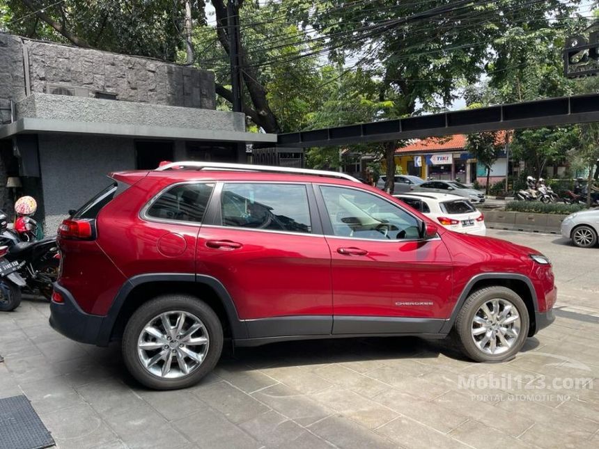 Jual Mobil Jeep Cherokee 2015 Limited 2.4 di DKI Jakarta Automatic SUV ...