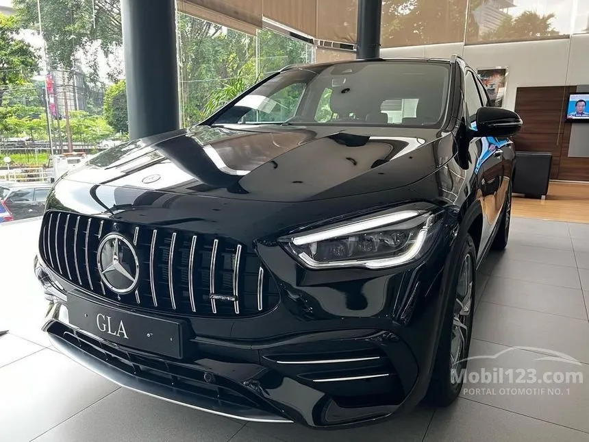 Jual Mobil Mercedes-Benz GLA35 AMG 2023 4MATIC 2.0 di DKI Jakarta ...