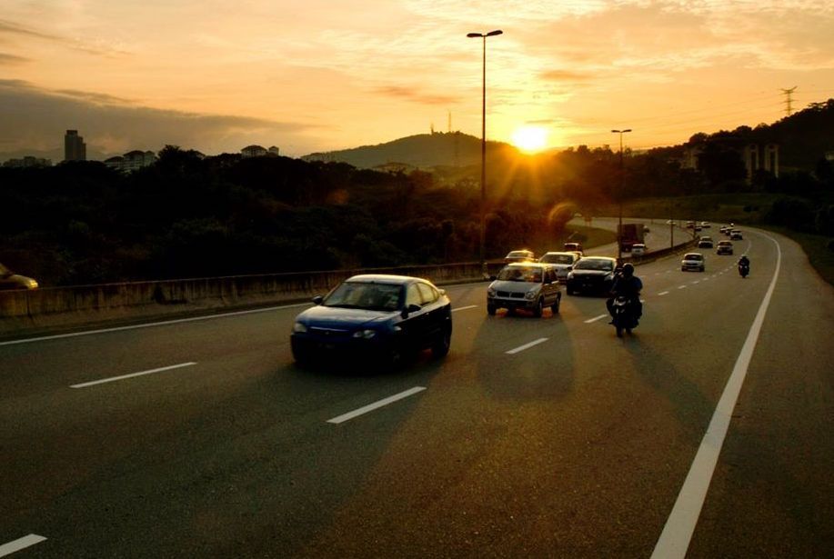 Majority Of Malaysians Still Not Aware Of Proper Highway Emergency Lane ...