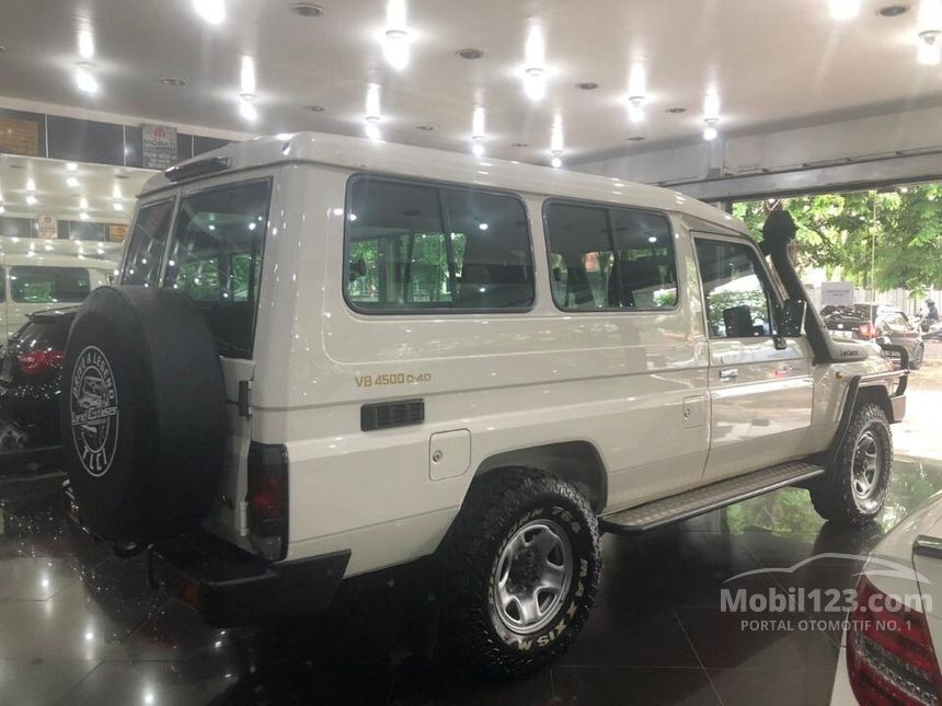 Jual Mobil Toyota Land Cruiser 2012 LC70 V8 4.5 Manual 4.5 di DKI Jakarta Manual SUV Offroad 4WD ...