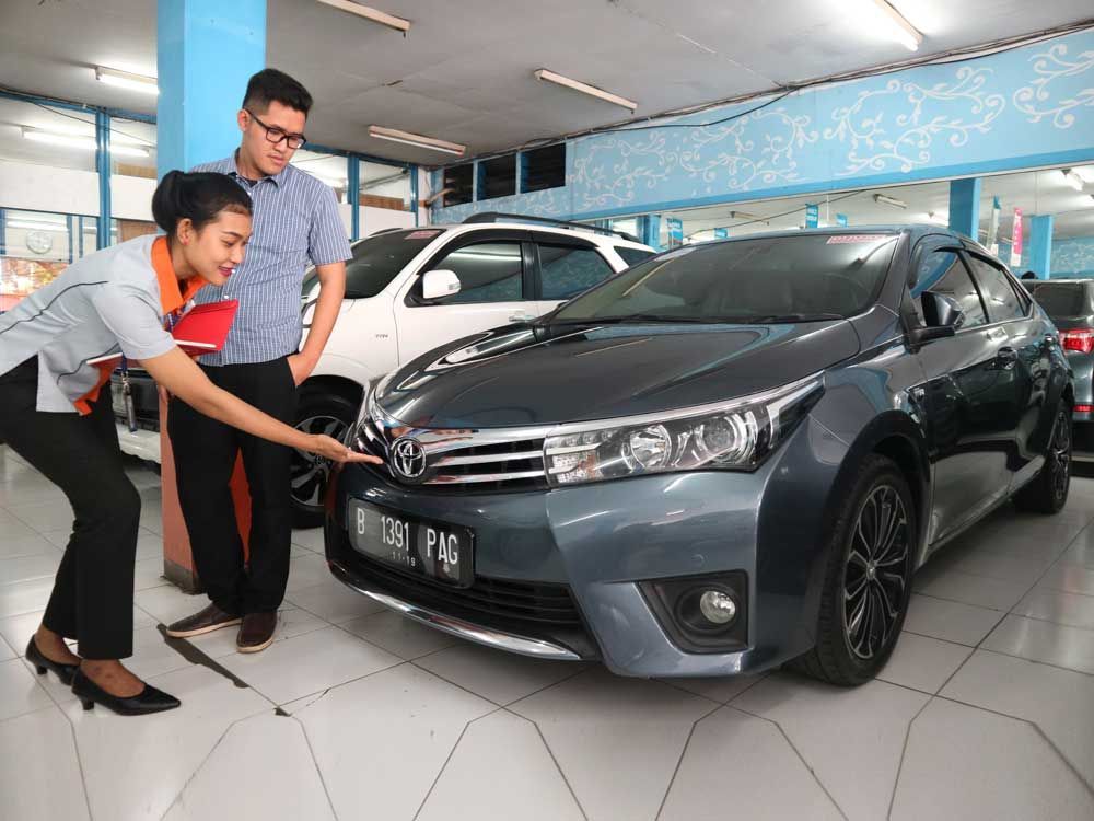 Mengetuk Body Saat Mengecek Mobil Bekas Ternyata Masih Relevan ...