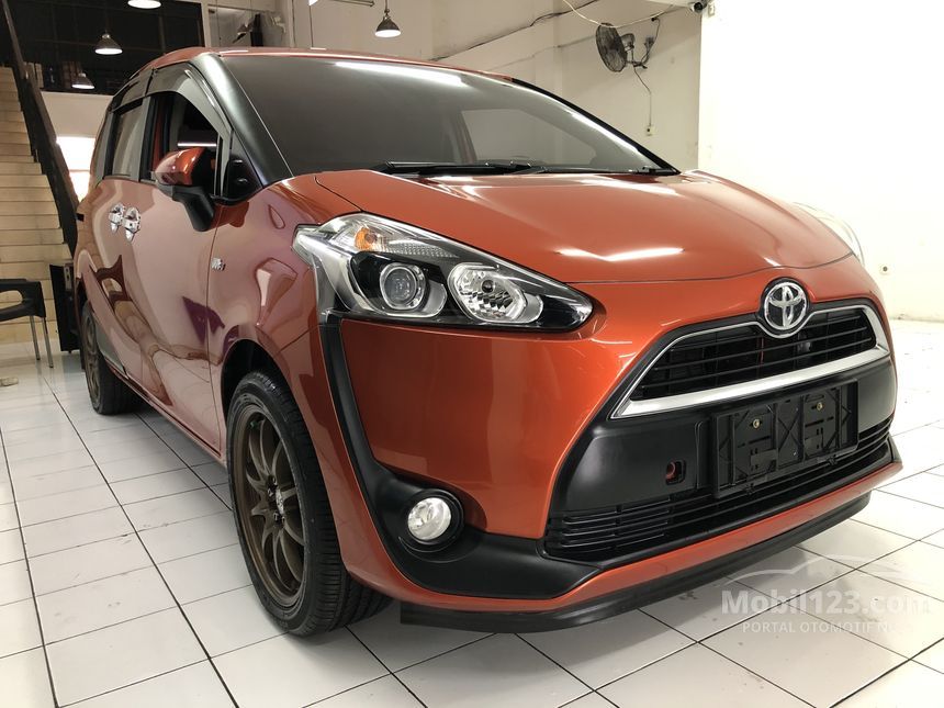 Jual Mobil Toyota Sienta 2017 V 1.5 di Jawa Timur Automatic MPV Orange ...