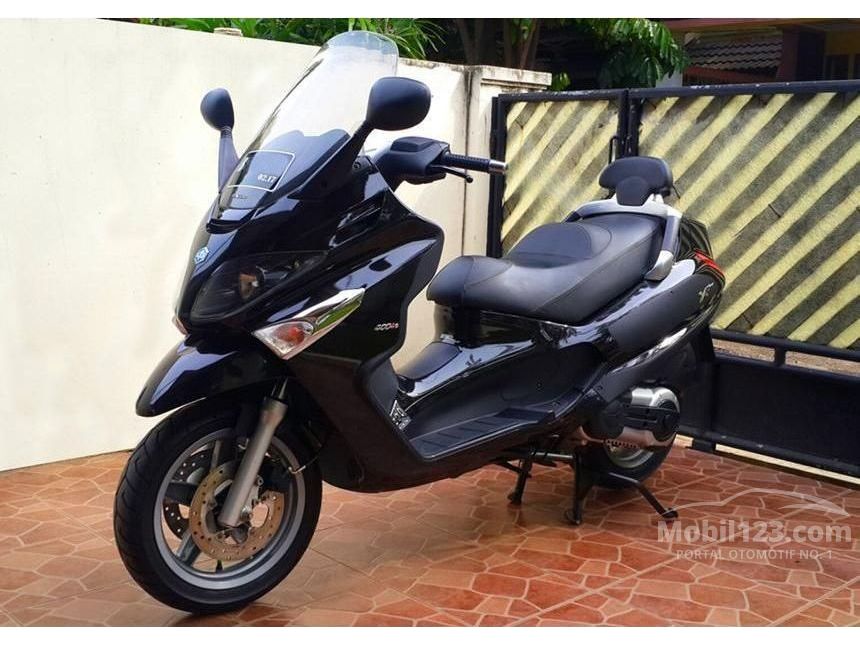 Jual Motor Piaggio Xevo 2012 400 Automatic 0.4 di Jawa Barat Automatic ...