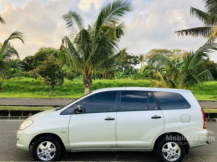 Jual Mobil Toyota Kijang Innova 2004 G 2.0 di Banten Manual MPV Silver ...