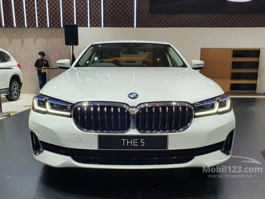 Jual Mobil BMW 530i 2022 Opulence 2.0 di Banten Automatic Sedan Putih ...