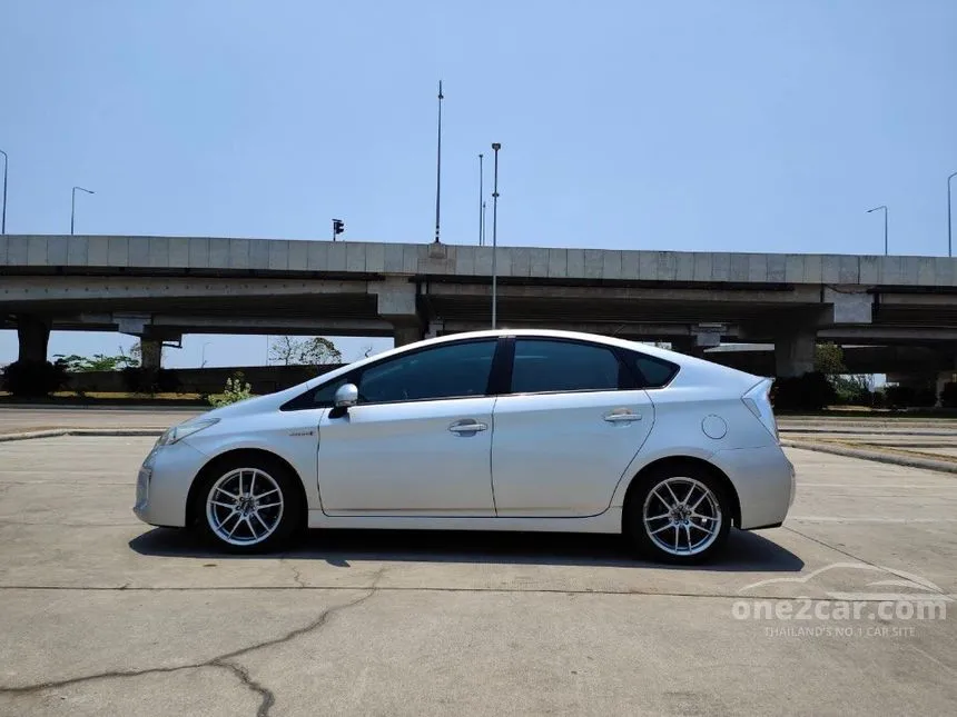 2013 Toyota Prius 1.8 (ปี 09-16) Hybrid Top grade Hatchback for sale on ...