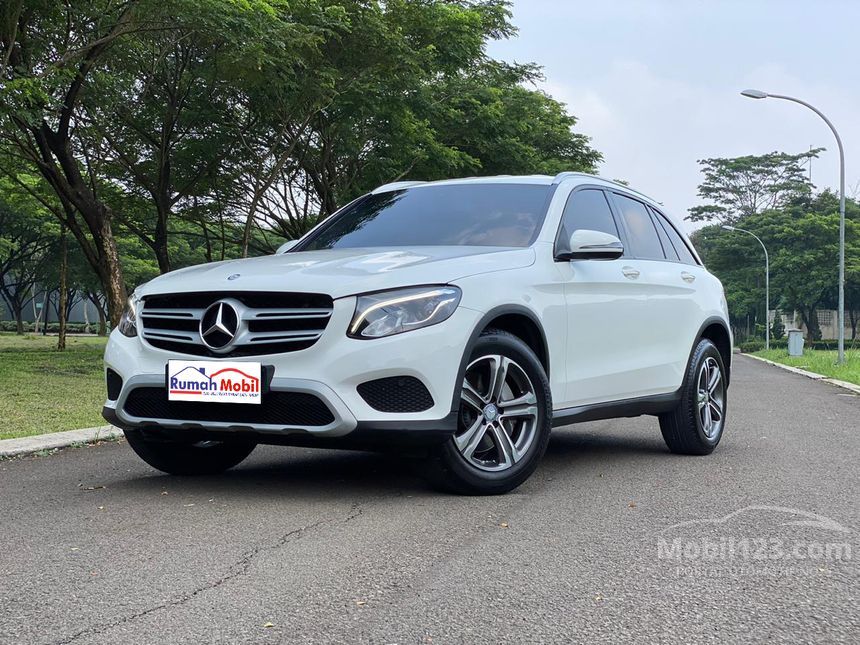 Jual Mobil Mercedes-Benz GLC250 2017 Exclusive 4MATIC 2.0 di DKI ...