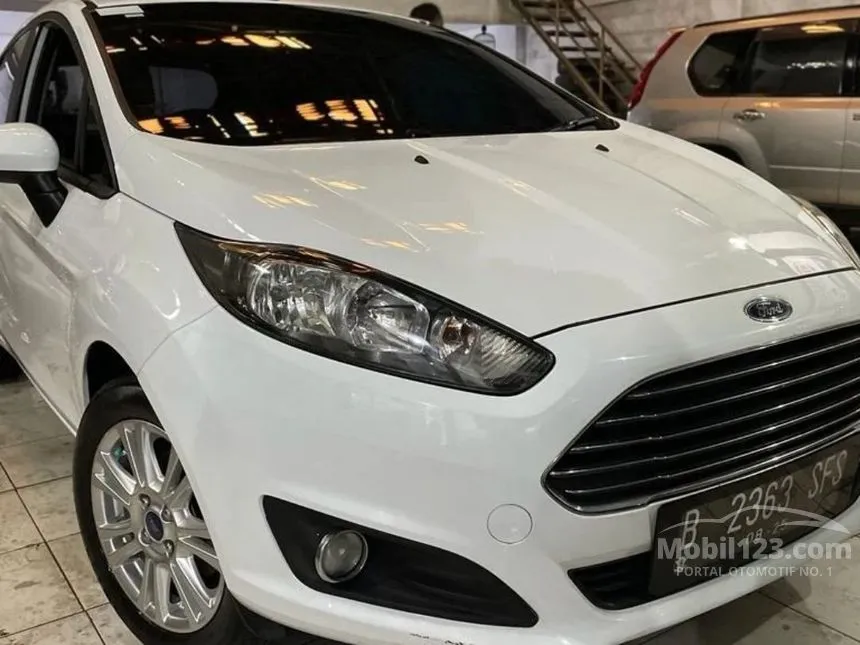 Jual Mobil Ford Fiesta 2015 Trend 1.5 di Jawa Barat Automatic Hatchback ...