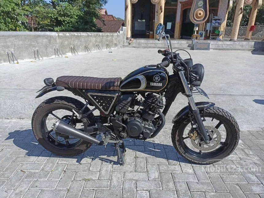 Jual Motor Yamaha Byson 2012 0.2 di Jawa Timur Manual Touring Putih Rp ...
