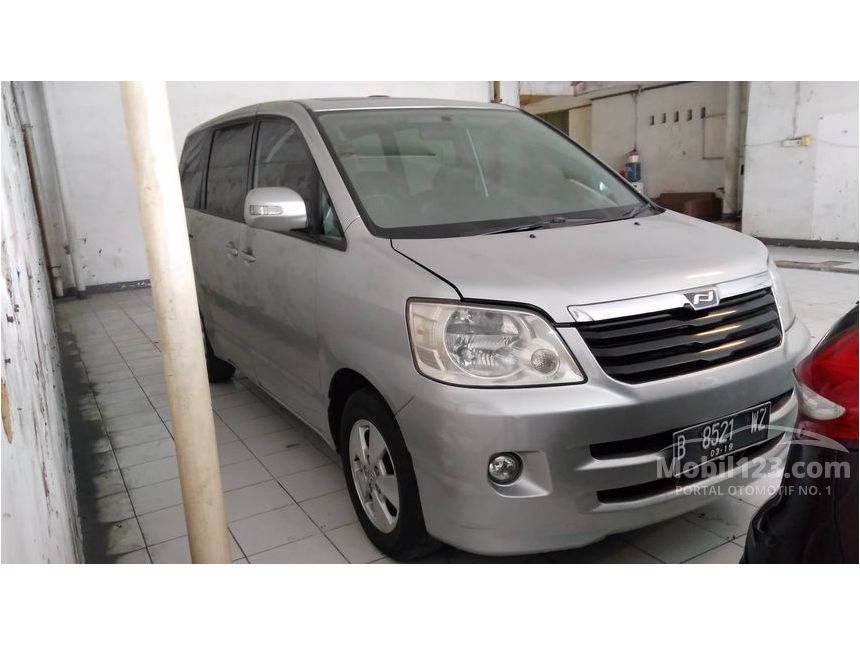 Jual Mobil Toyota Noah 2004 2.0 di Jawa Barat Automatic MPV Minivans ...