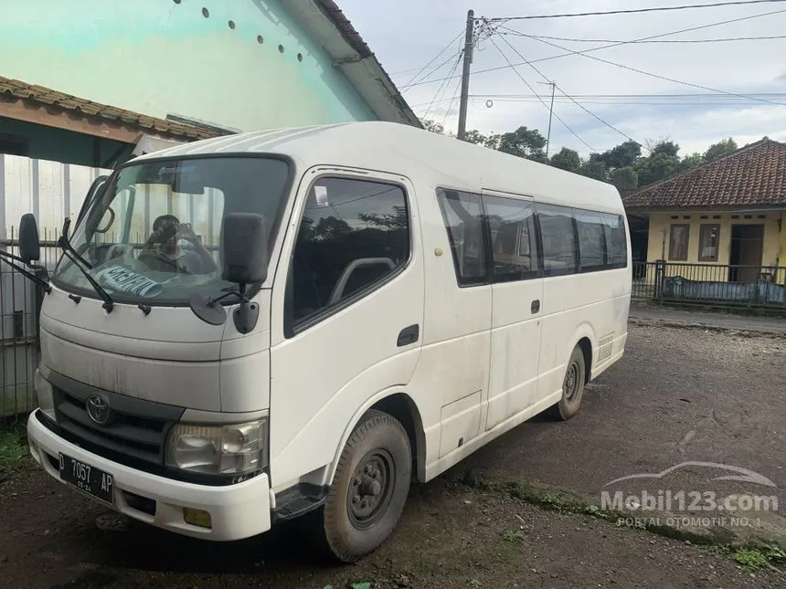 Jual Mobil Toyota Dyna 2012 100 ST 4.0 di Jawa Barat Manual Minibus ...