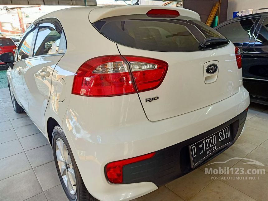 Jual Mobil KIA Rio 2017 UB 1.4 di DKI Jakarta Manual Hatchback Putih Rp ...