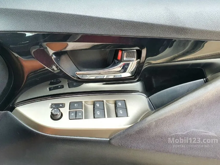 Jual Mobil Toyota Innova Venturer 2018 N140 2.0 di DKI Jakarta Manual ...