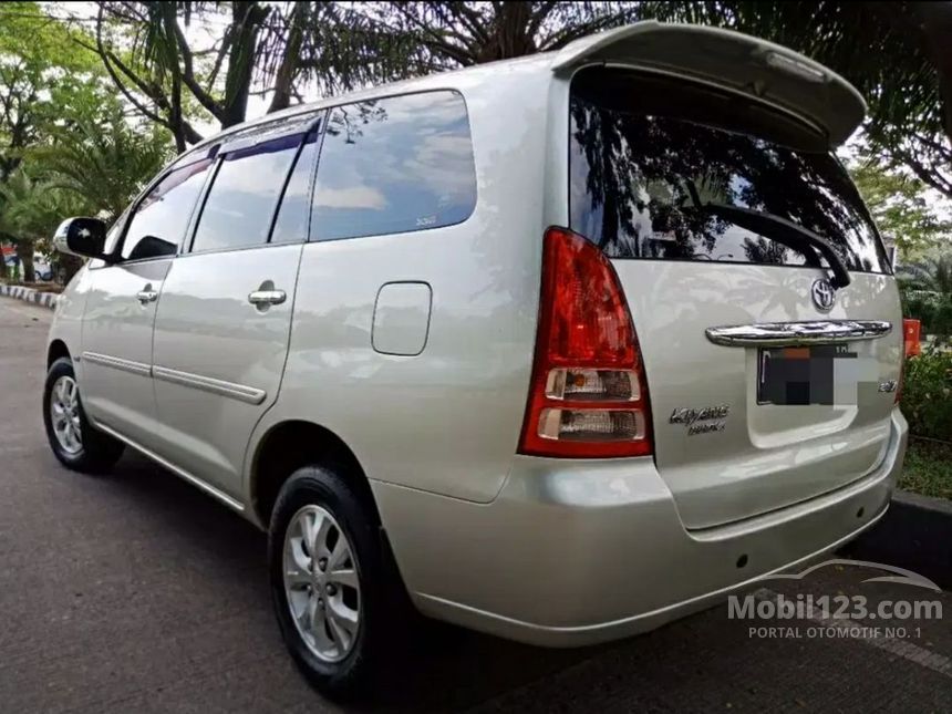 Jual Mobil Toyota Kijang Innova 2007 V 2.0 di Banten Manual MPV Silver ...