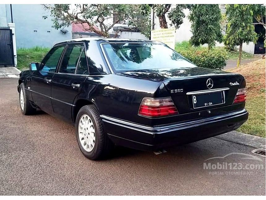 Jual Mobil Mercedes-Benz E320 1996 W124 3.2 L6 Manual 3.2 di Banten ...
