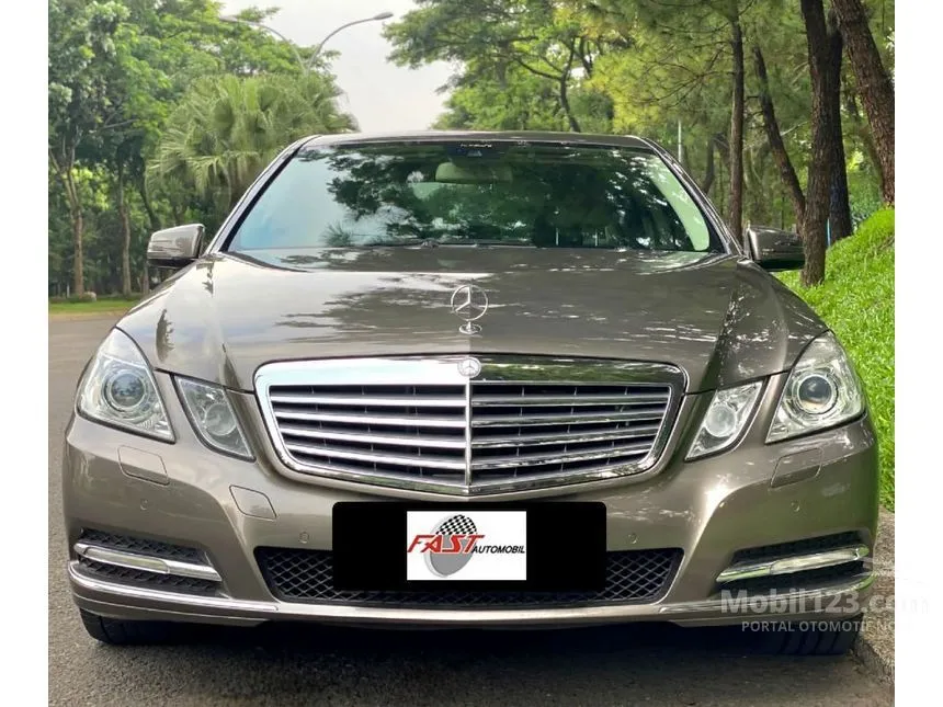 Jual Mobil Mercedes-Benz E300 2011 Elegance 3.0 di DKI Jakarta Automatic Sedan Coklat Rp 255.000 ...