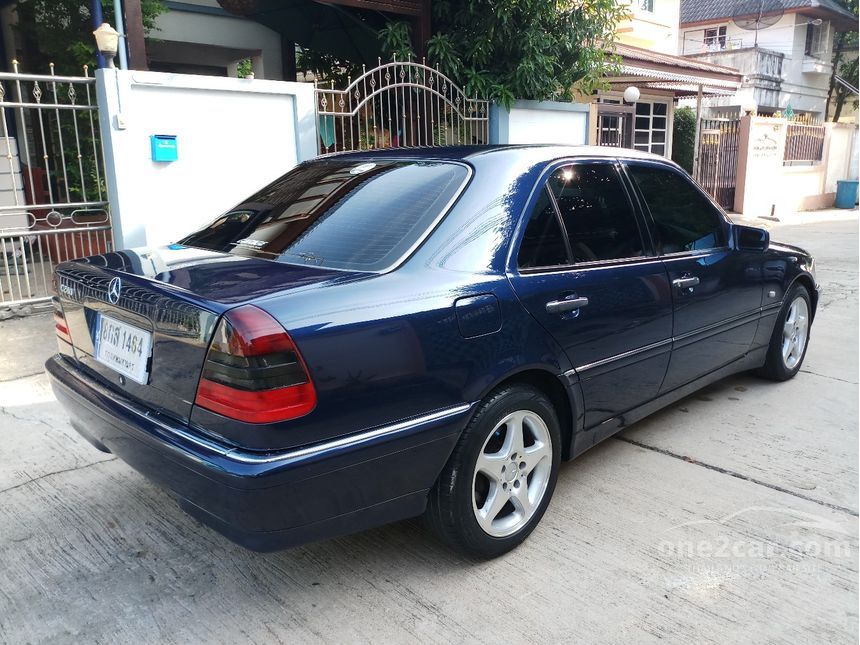 Mercedes-Benz C240 2000 2.4 in กรุงเทพและปริมณฑล Automatic Sedan สีน้ำ ...