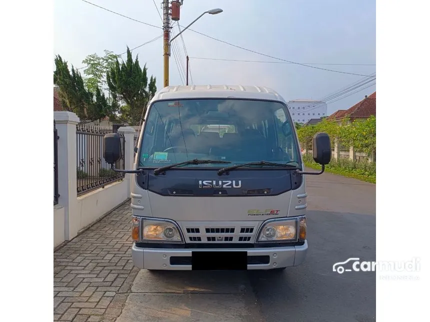 Isuzu Elf 2016 Minibus 2.8 in Jawa Tengah Manual Minibus Silver for Rp ...