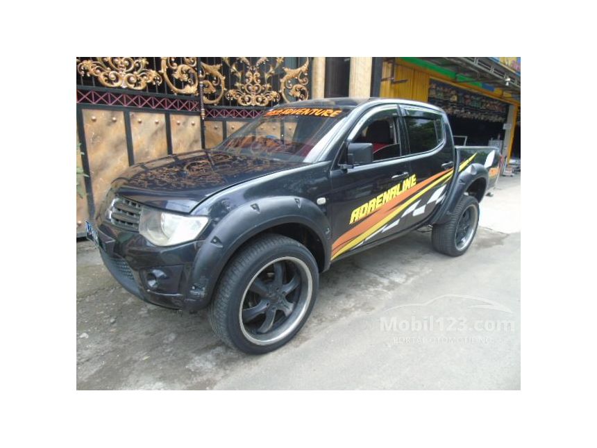 Jual Mobil Mitsubishi Strada Triton 2010 HD-X 2.8 di Jawa Timur Manual ...