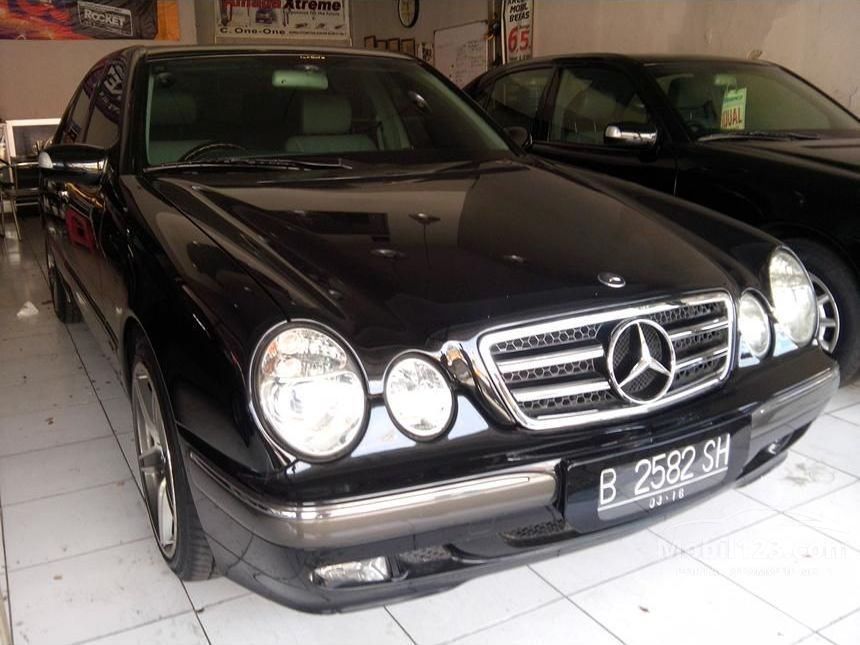 Jual Mobil Mercedes-Benz E320 2001 W210 3.2 V6 3.2 di DKI Jakarta Automatic Hitam Rp 175.000.000 ...