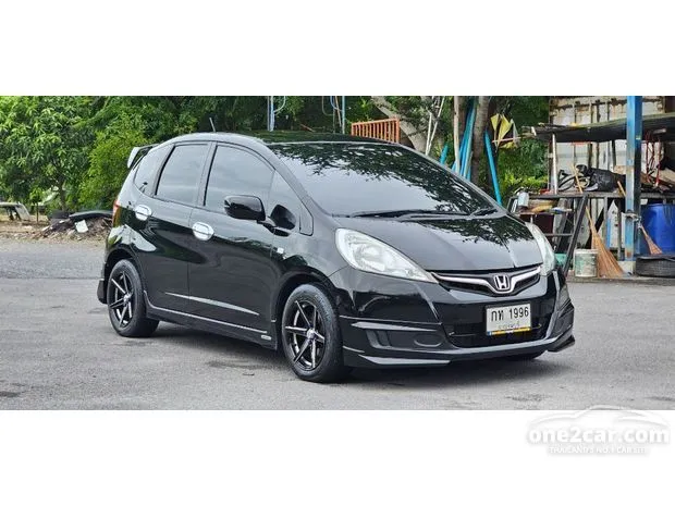 ซื้อรถมือสอง Honda Jazz 1.5 V Modulo ราคา 25,000 บาท ไม่เกิน 1,000,000 ...