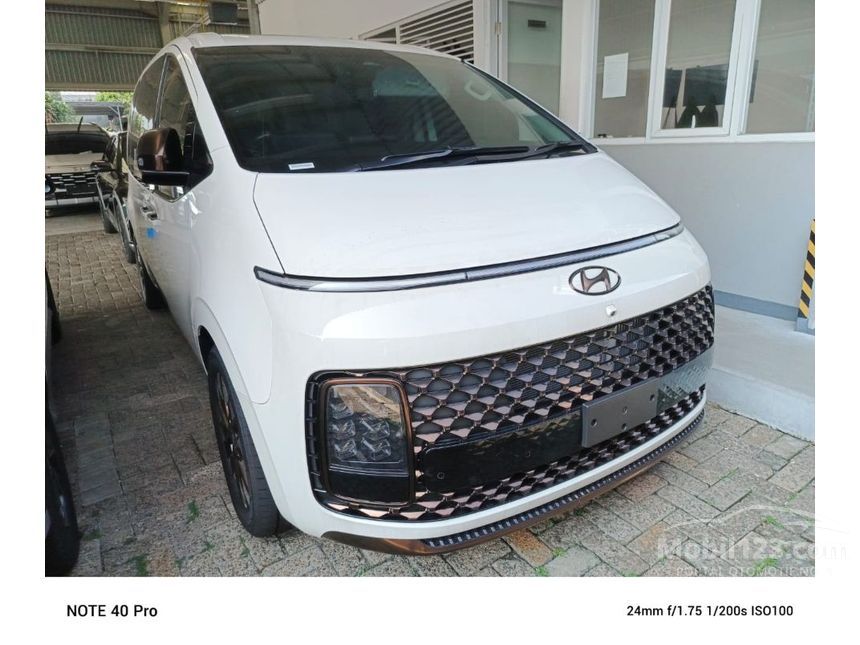 Jual Mobil Hyundai Staria 2024 Signature 7 2.2 di DKI Jakarta Automatic ...
