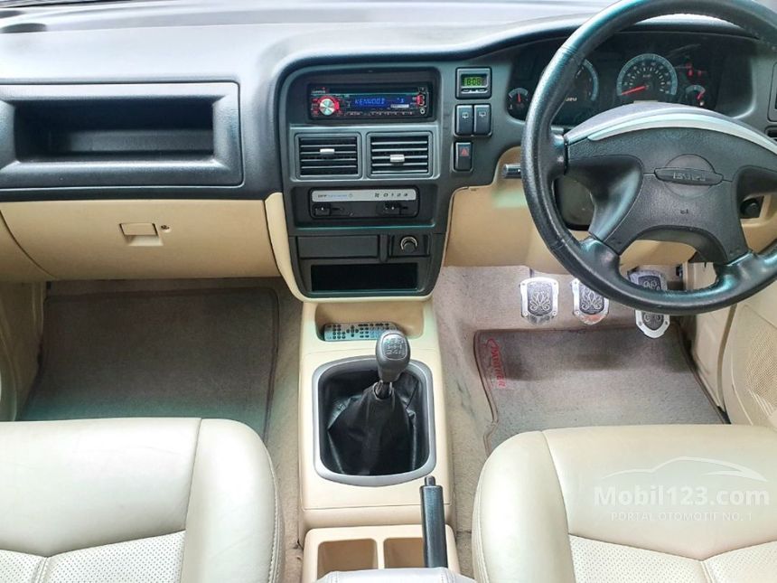 Jual Mobil Isuzu Panther 2015 GRAND TOURING 2.5 di DKI Jakarta Manual ...