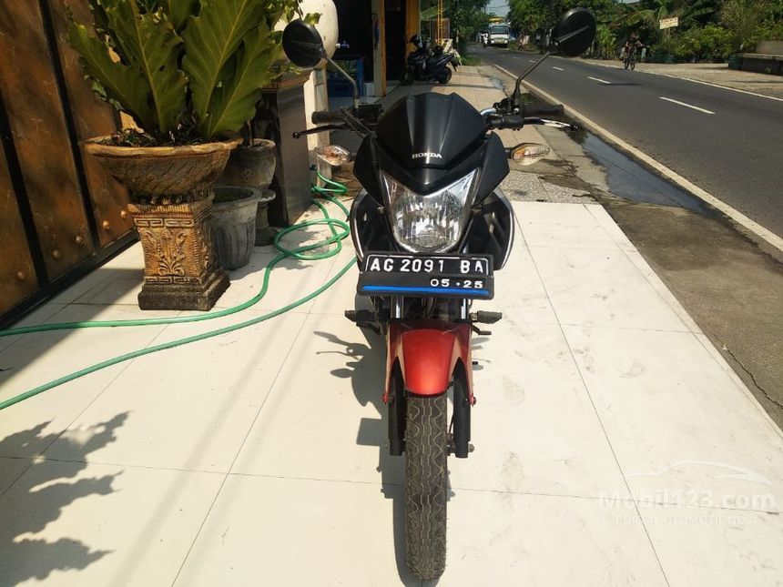 Jual Motor Honda Mega Pro 2014 0.2 di Jawa Timur Manual Others Merah Rp ...